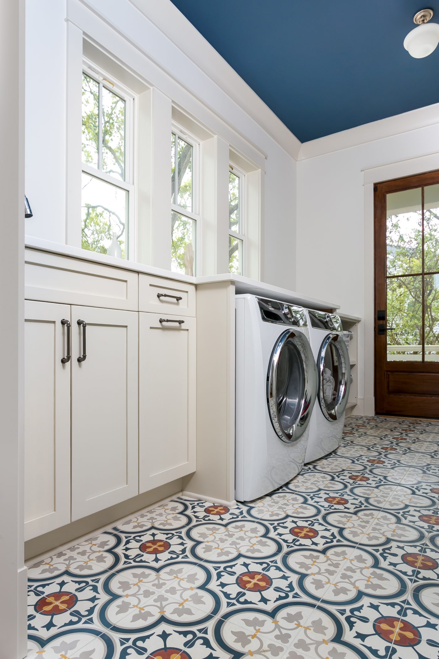 11 Luxurious Local Laundry Rooms - Charleston Home + Design Magazine ...
