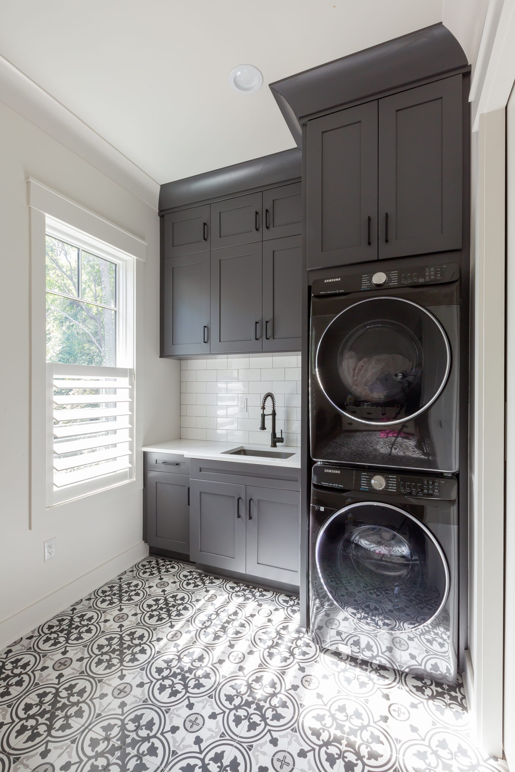 11 Luxurious Local Laundry Rooms - Charleston Home + Design Magazine ...