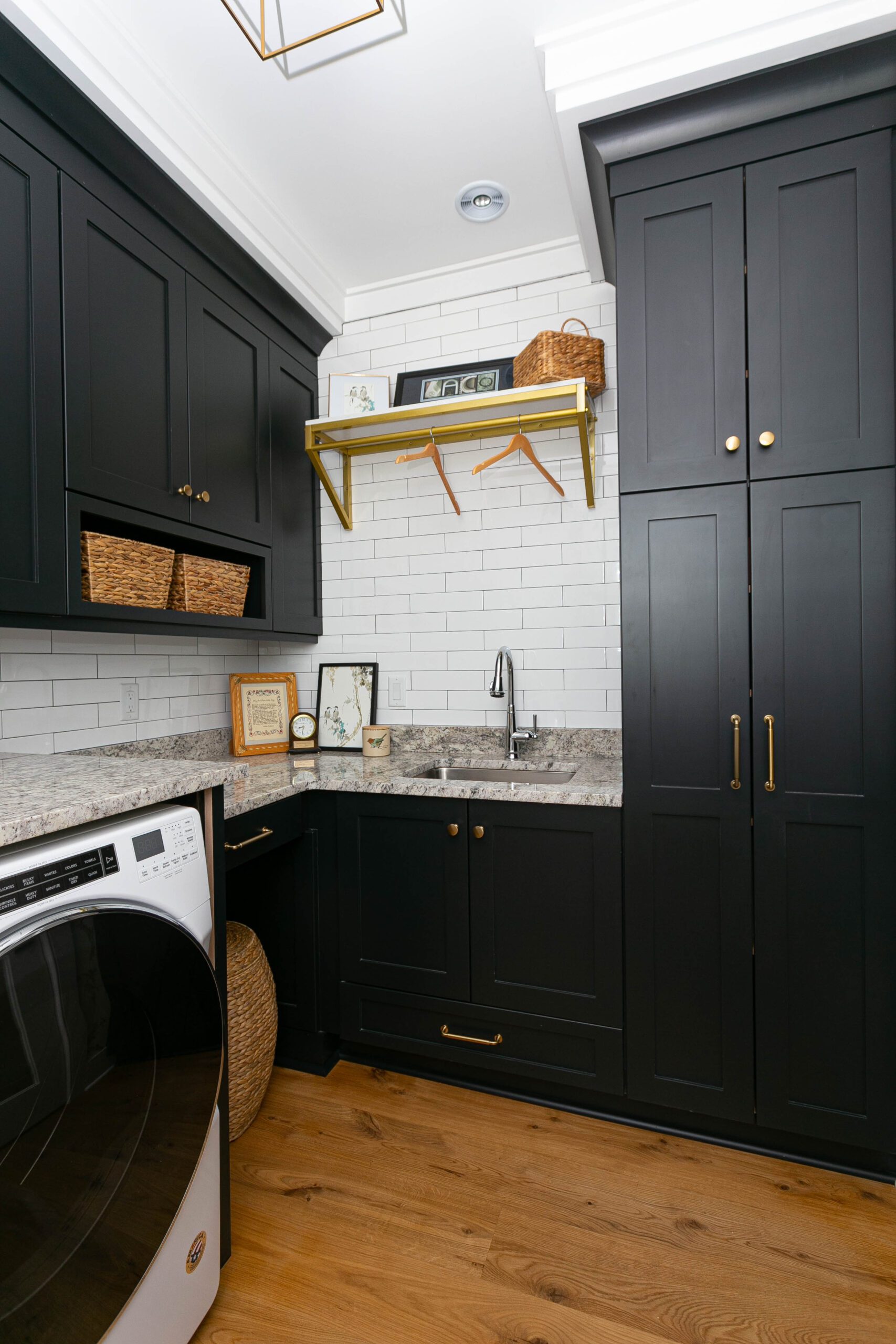 15 Local Laundry Rooms We're Jealous Of - Charleston Home + Design ...