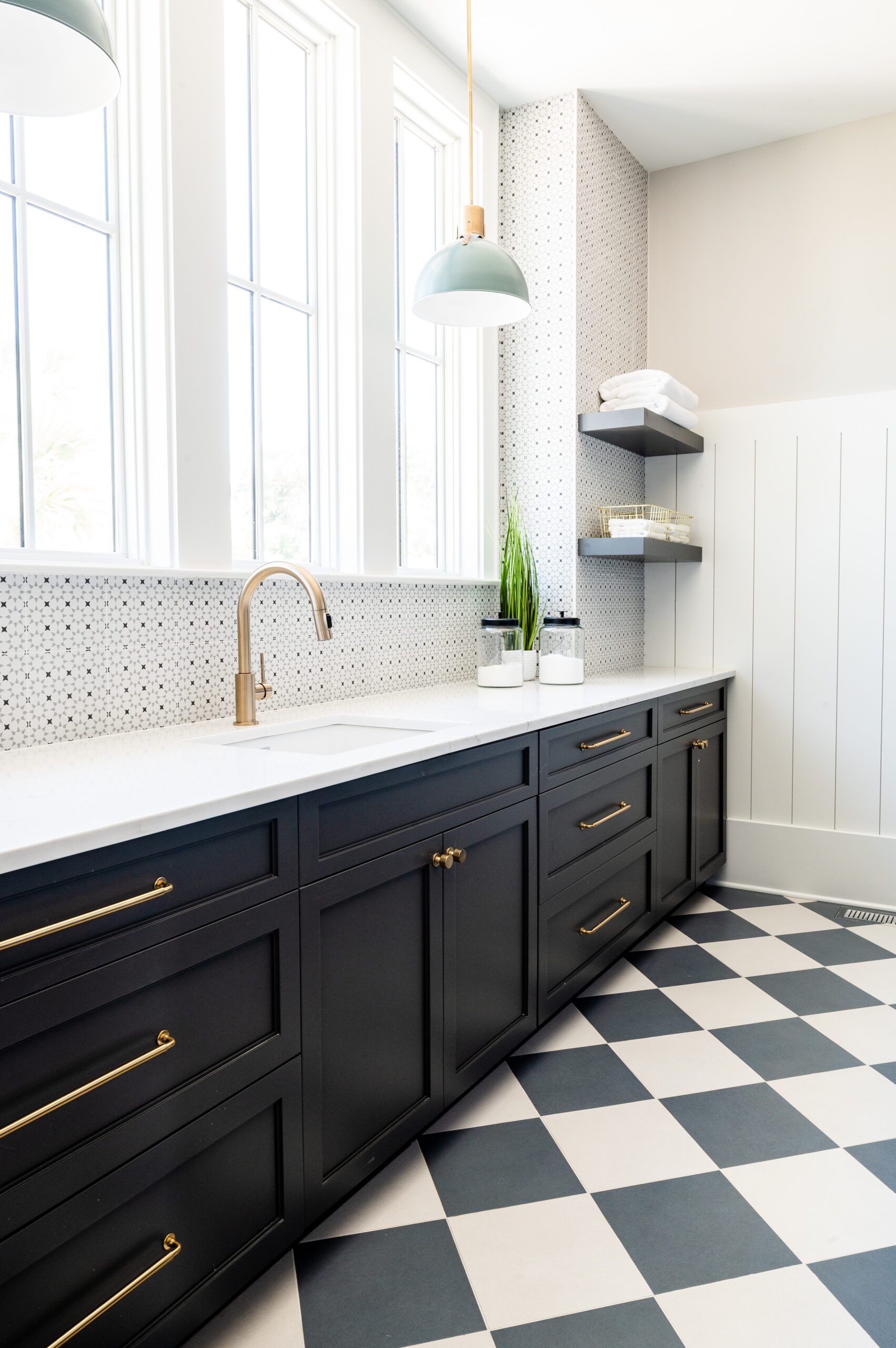 15 Local Laundry Rooms We're Jealous Of - Charleston Home + Design ...