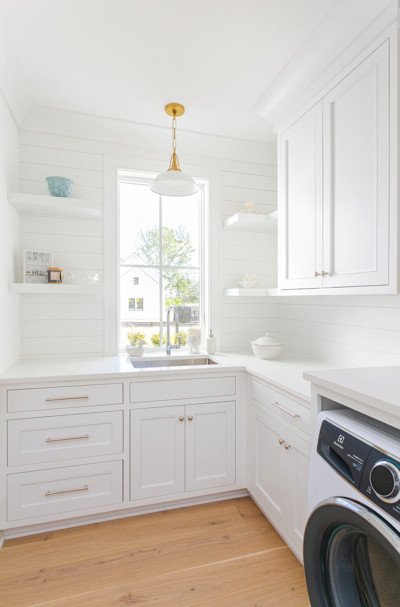 15 Local Laundry Rooms We're Jealous Of - Charleston Home + Design ...
