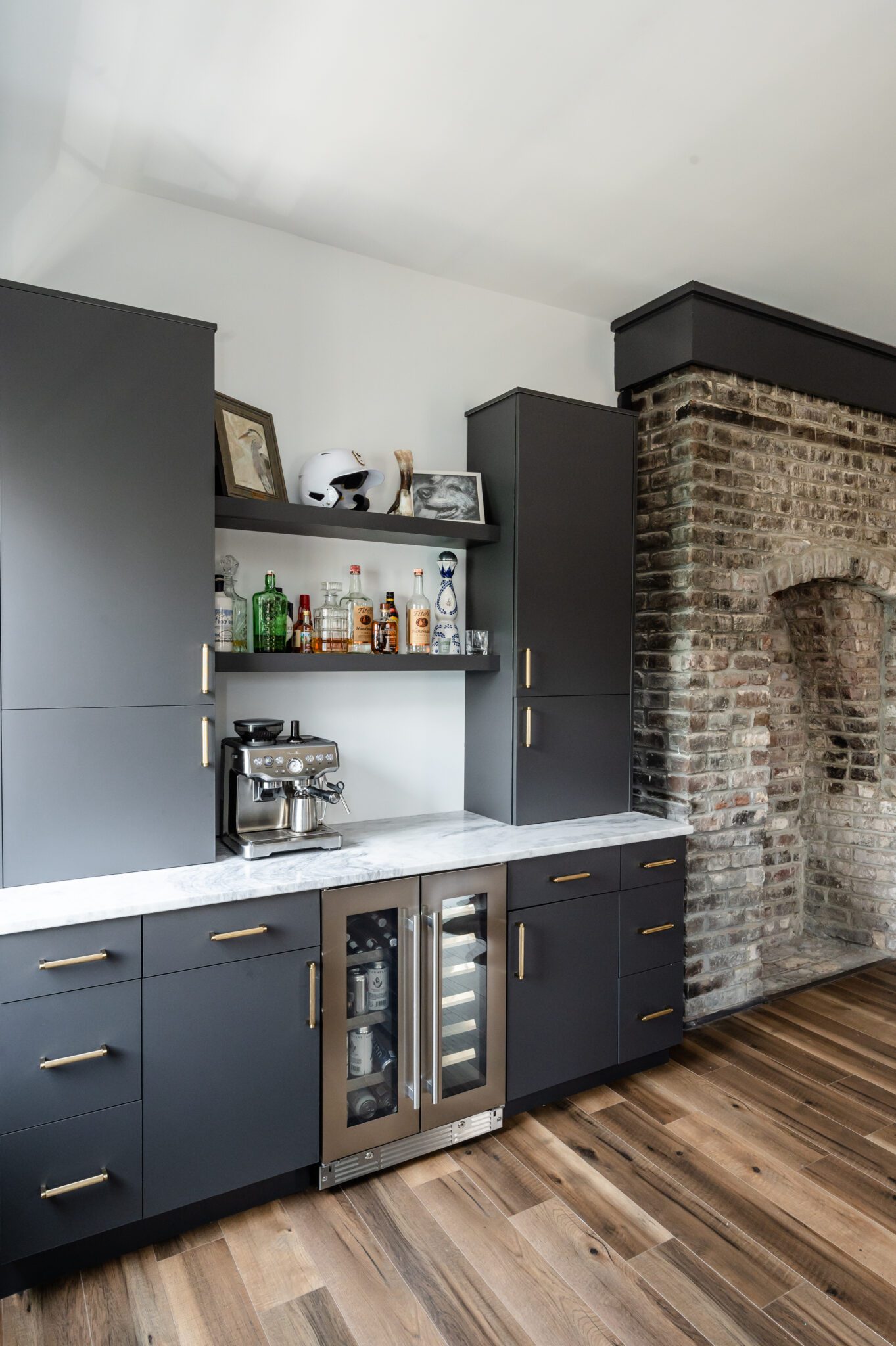 Modern and Moody Historic Makeover with Advanced Kitchen Designs ...